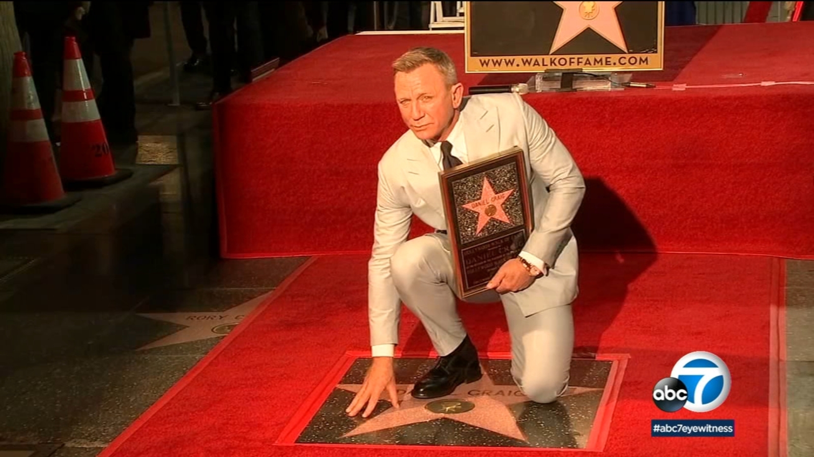 James Bond actor Daniel Craig gets star on Hollywood Walk of Fame ...