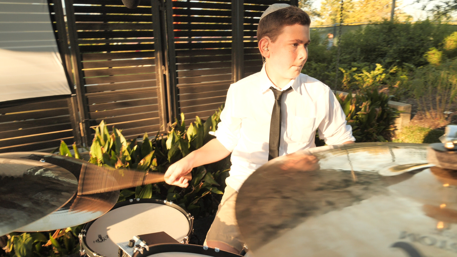 A rockin' bar mitzvah: Houston drummer gives back through music - ABC7 ...