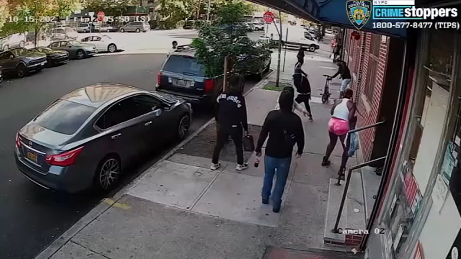 VIDEO: 6 people attack man with various items in Bronx, attempt to ...