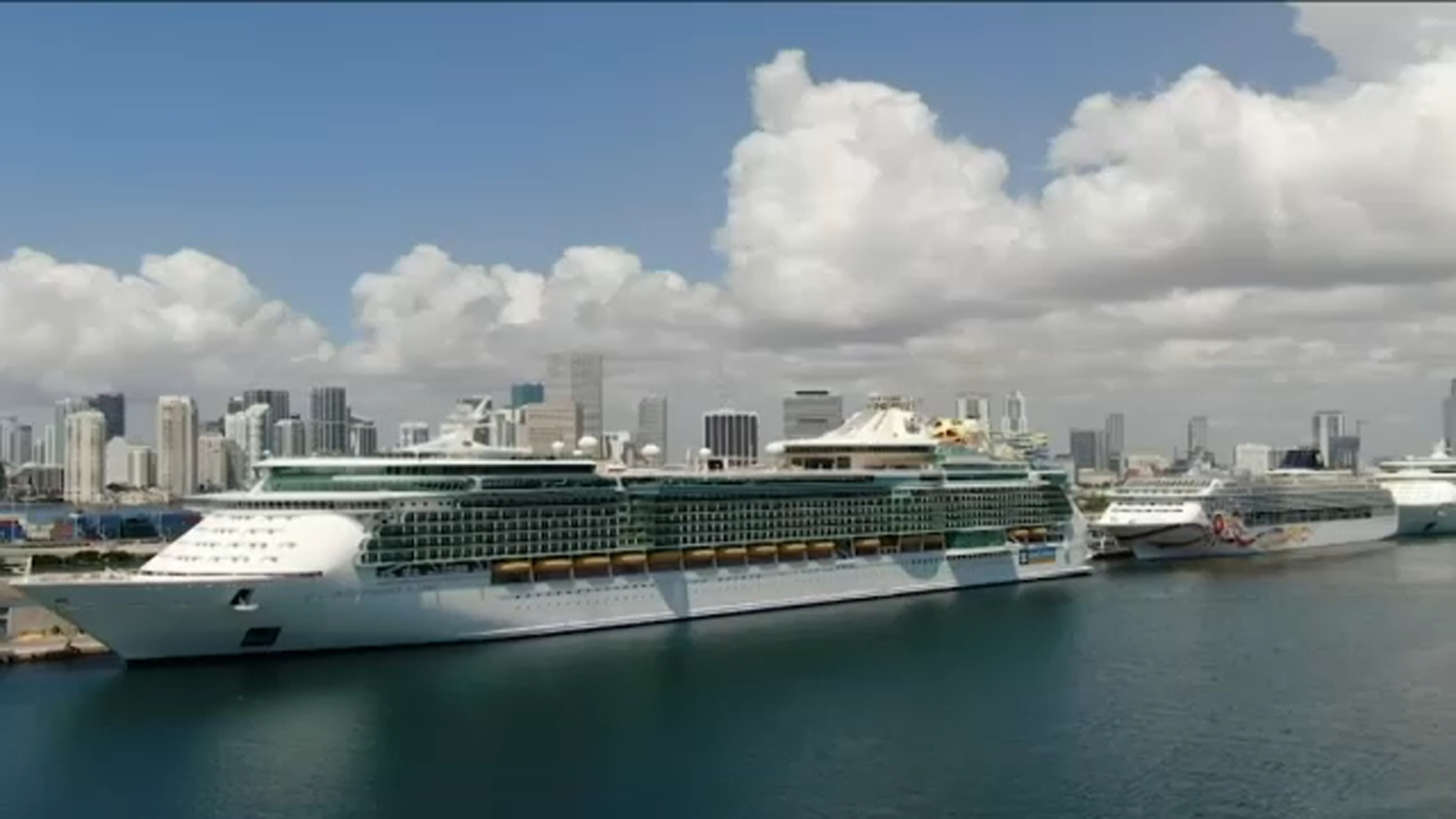 Coronavirus Updates: CDC extends cruise ship health rules until mid ...