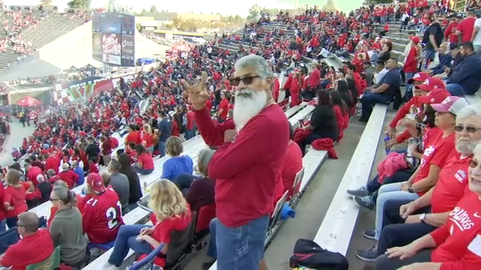 Red Wave comes out in full force for Fresno State vs Boise State game ...
