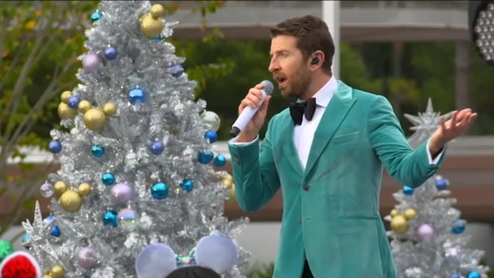 Walt Disney World celebrates Disney+ Day, gears up for holiday season ...