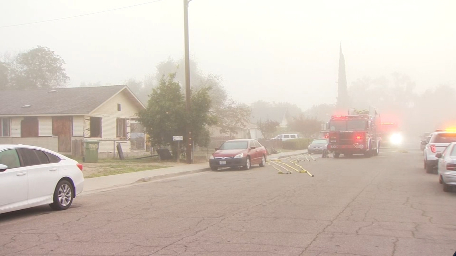 Fire spreads from alley to Selma home - ABC30 Fresno