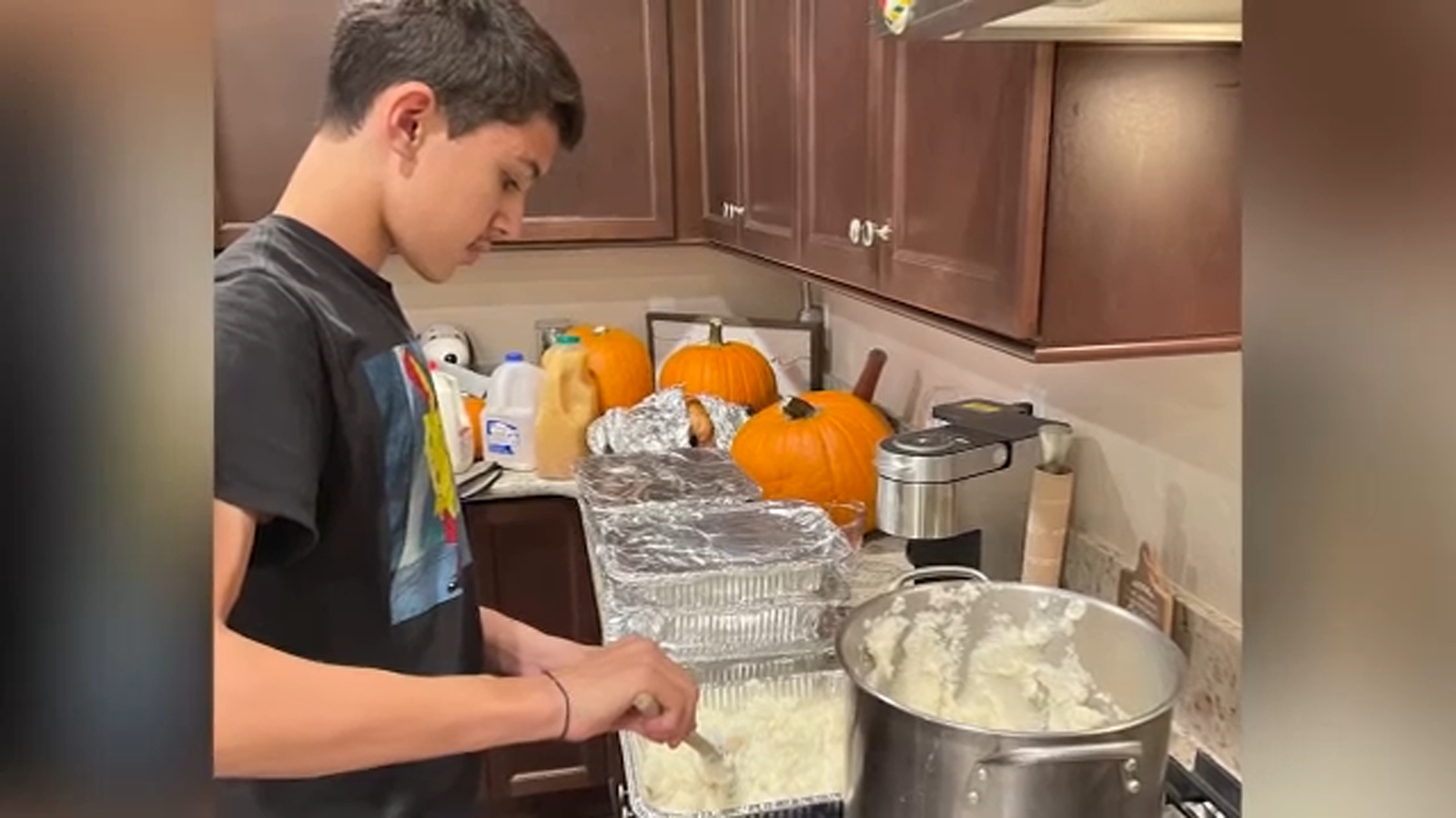14-year-old Fresno boy gives out Thanksgiving meals to families - ABC30 ...