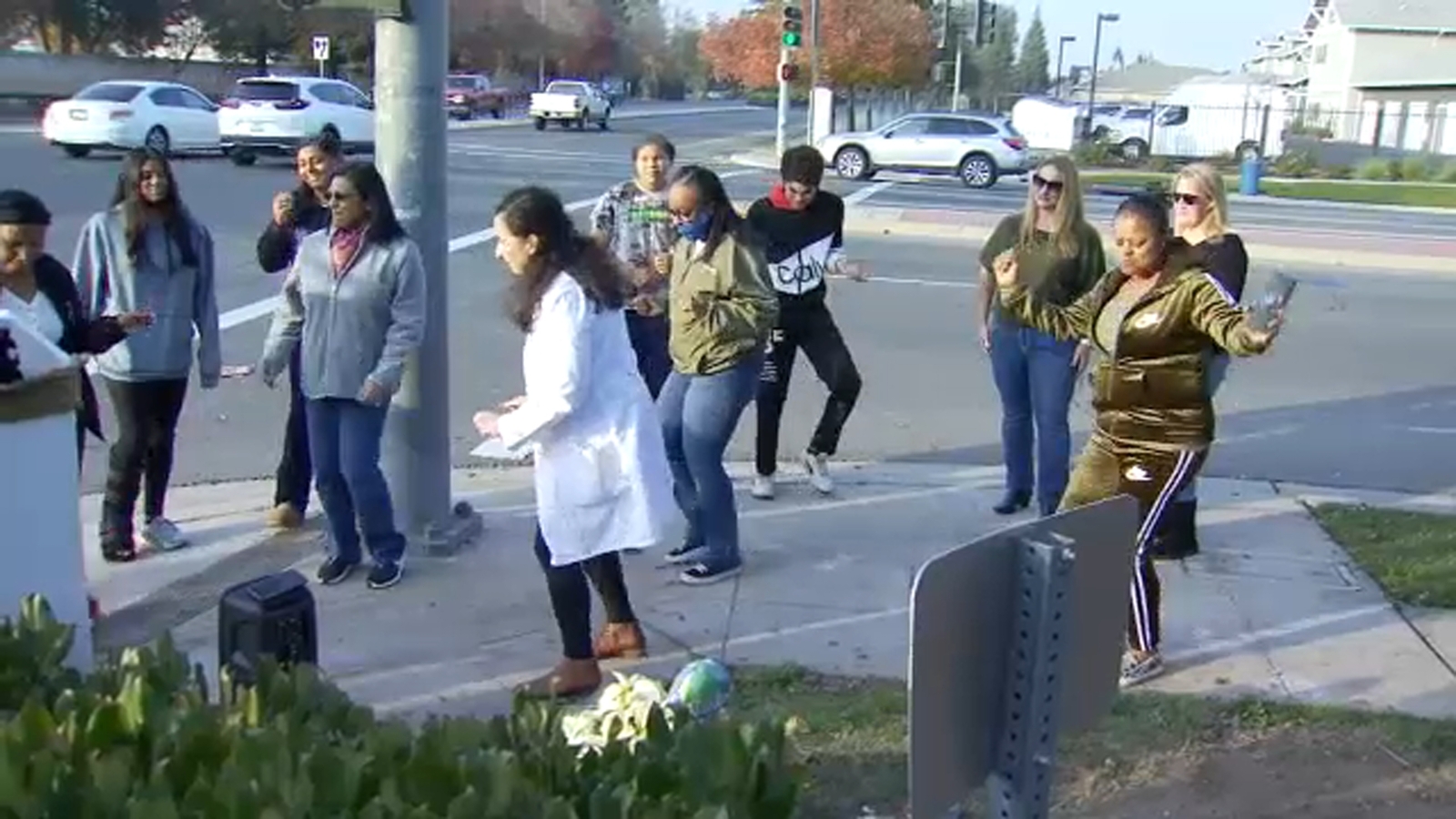 Doctors, nurses, medical staff dance on Clovis sidewalk to honor late ...