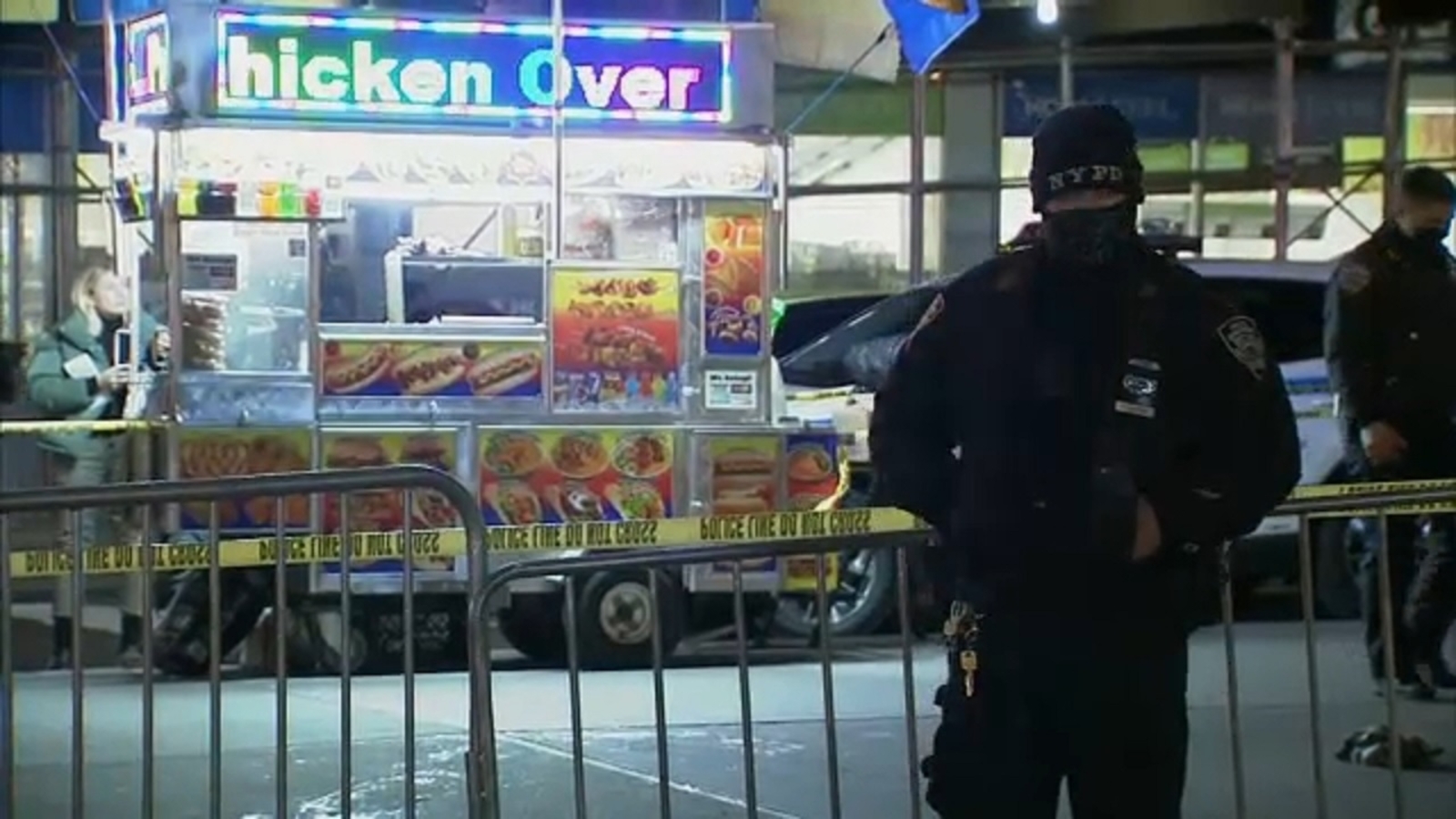Man stabbed in the eye, has bag stolen in Midtown; suspect on the loose ...