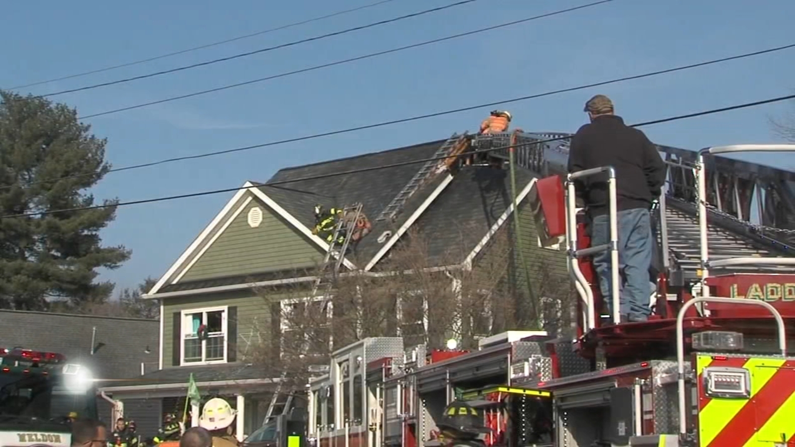 Family escapes house fire in Abington Township, Pennsylvania - 6abc ...