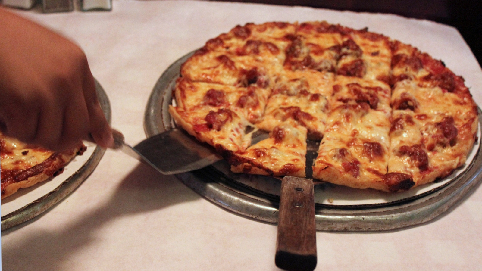 Chicago pizza: Rudy Malnati, Jr., founder of Pizano's Pizza, dies ...