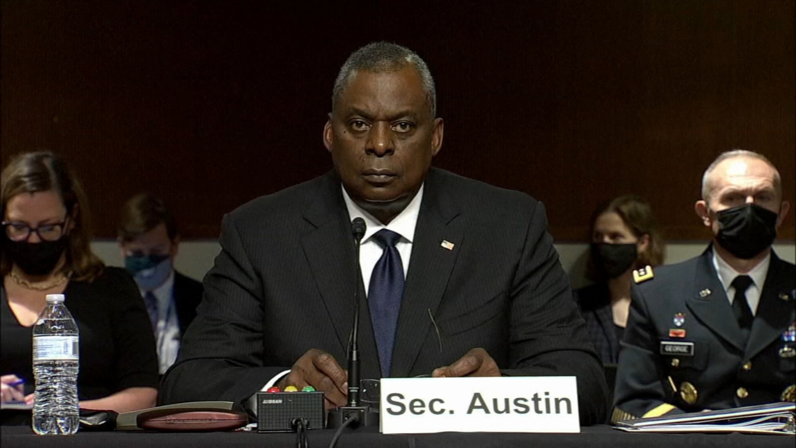 Secretary of Defense COVID: Lloyd J. Austin announces on Twitter that ...