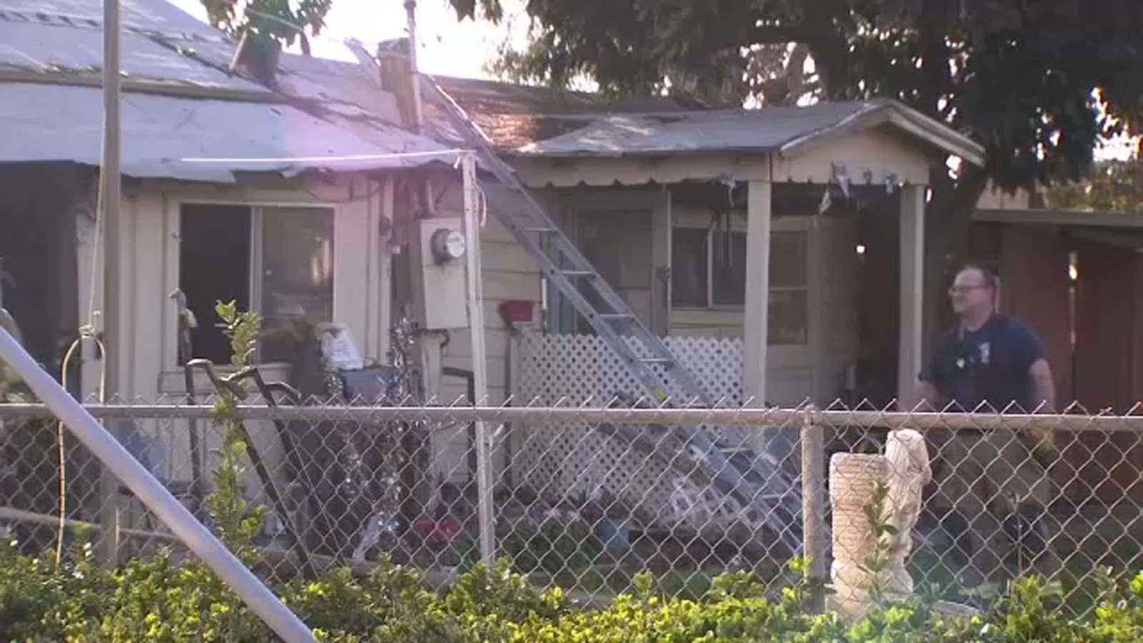 Family of 5 displaced after house fire in southwest Fresno - ABC30 Fresno