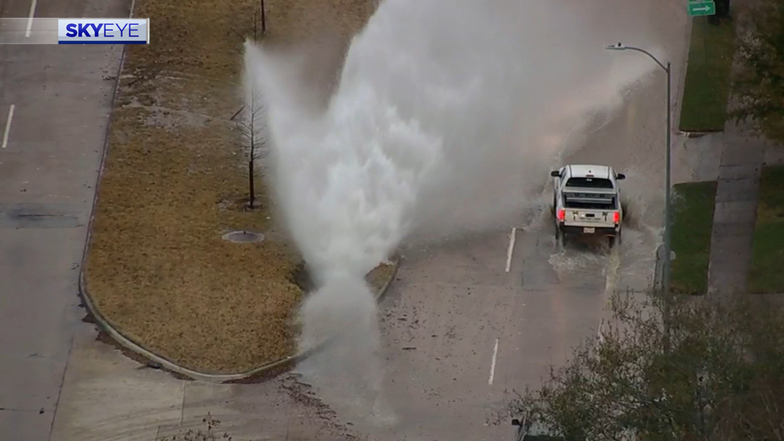 Water main break Houston: Crash with fire hydrant sparked main break at ...