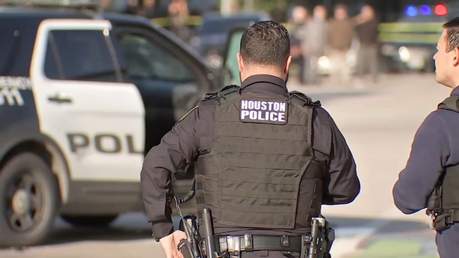 HPD rookies pay for own guns: Houston police officers with $42,000 ...