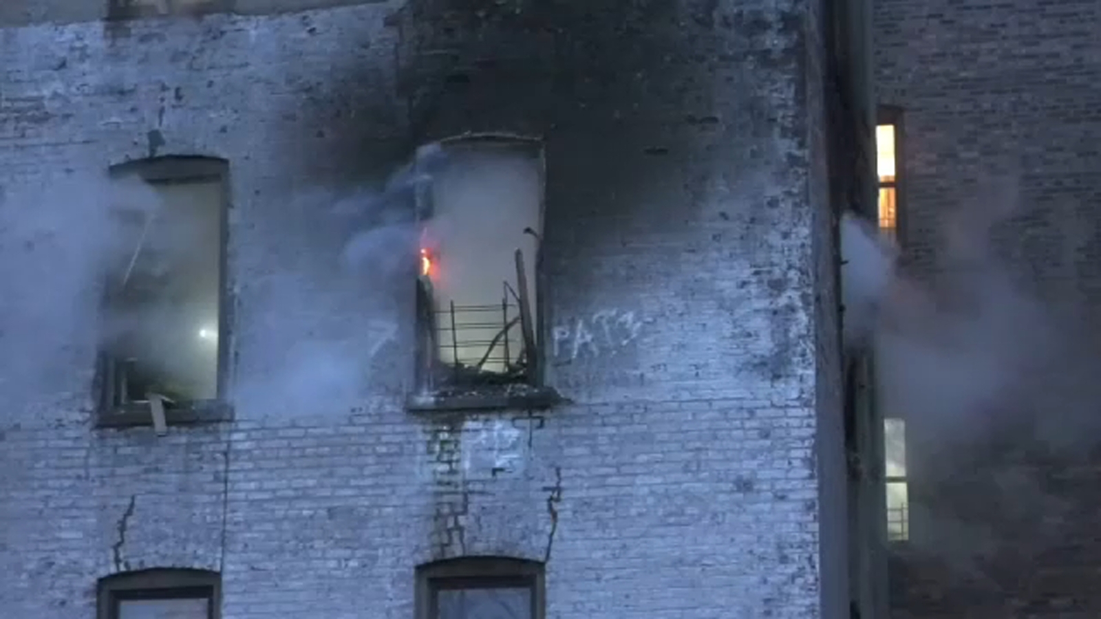 Bronx fire: 10 injured in fire at University Heights apartment building ...