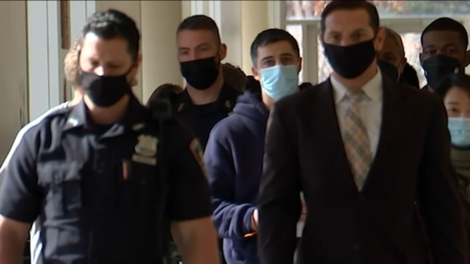 New York correction officer trainee accused of posing as cop and ...