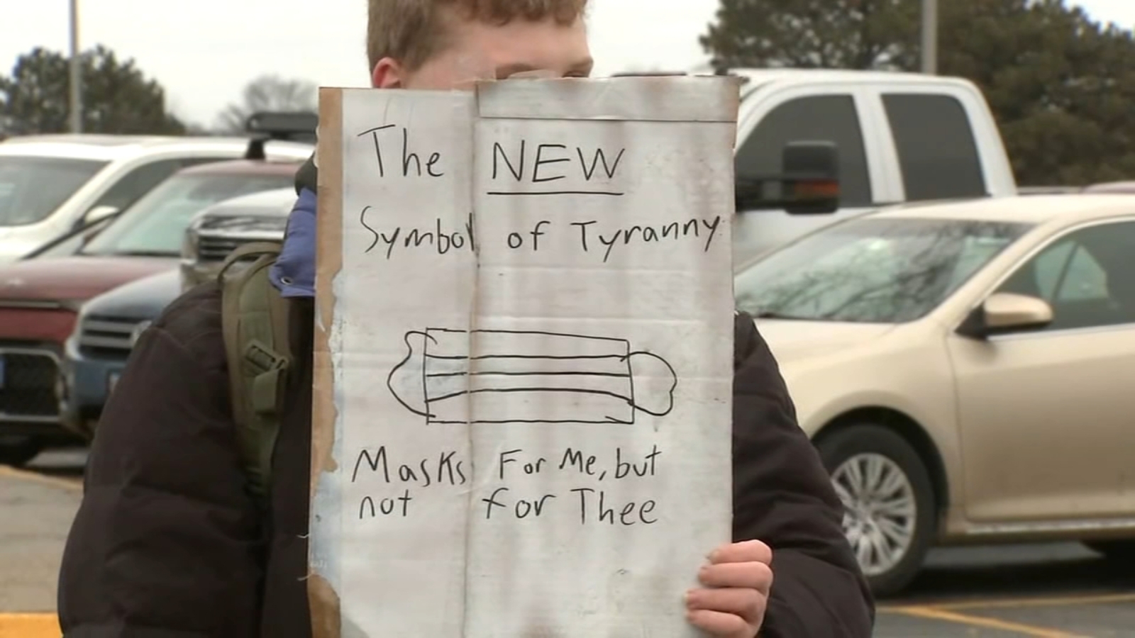 Mask mandate protest today: Chicago area students at Mundelein High ...