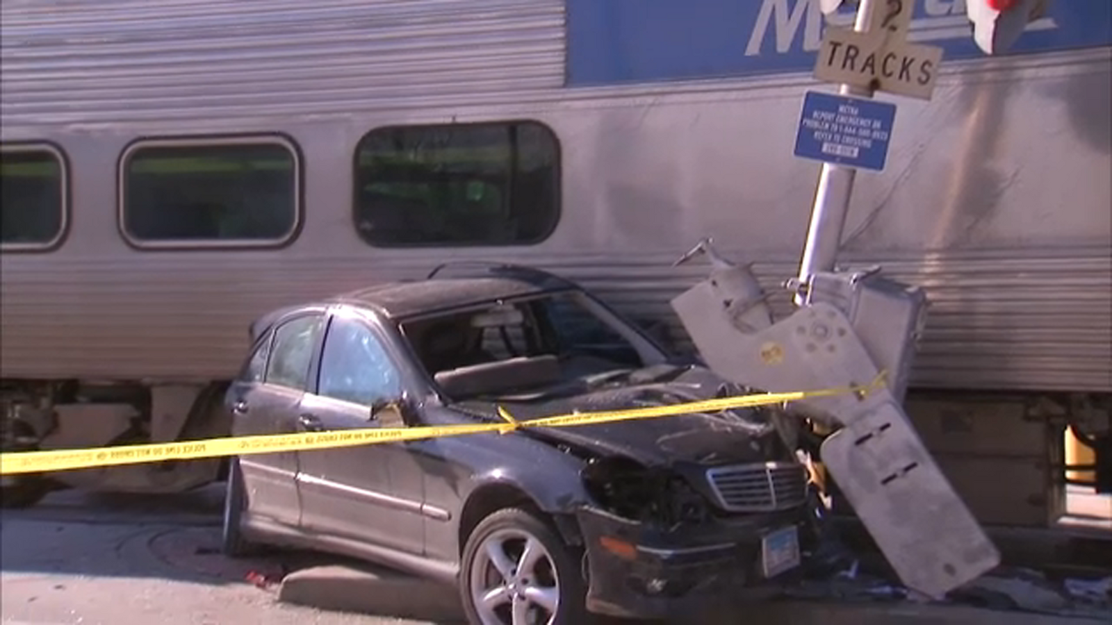 Metra crash: 2 crew members hurt after train hits car in South Shore ...