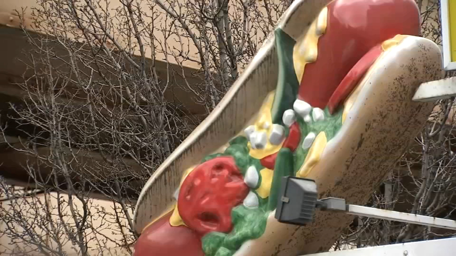 Fast Track restaurant closes after more than 30 years in Chicago's West ...