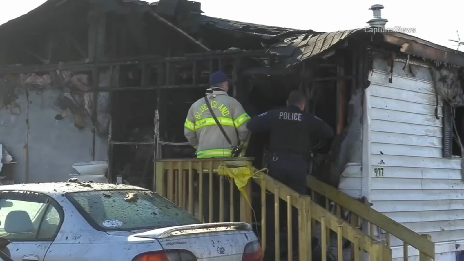 2 people hurt in Blue Island mobile home fire: 'Blazing, just shooting ...