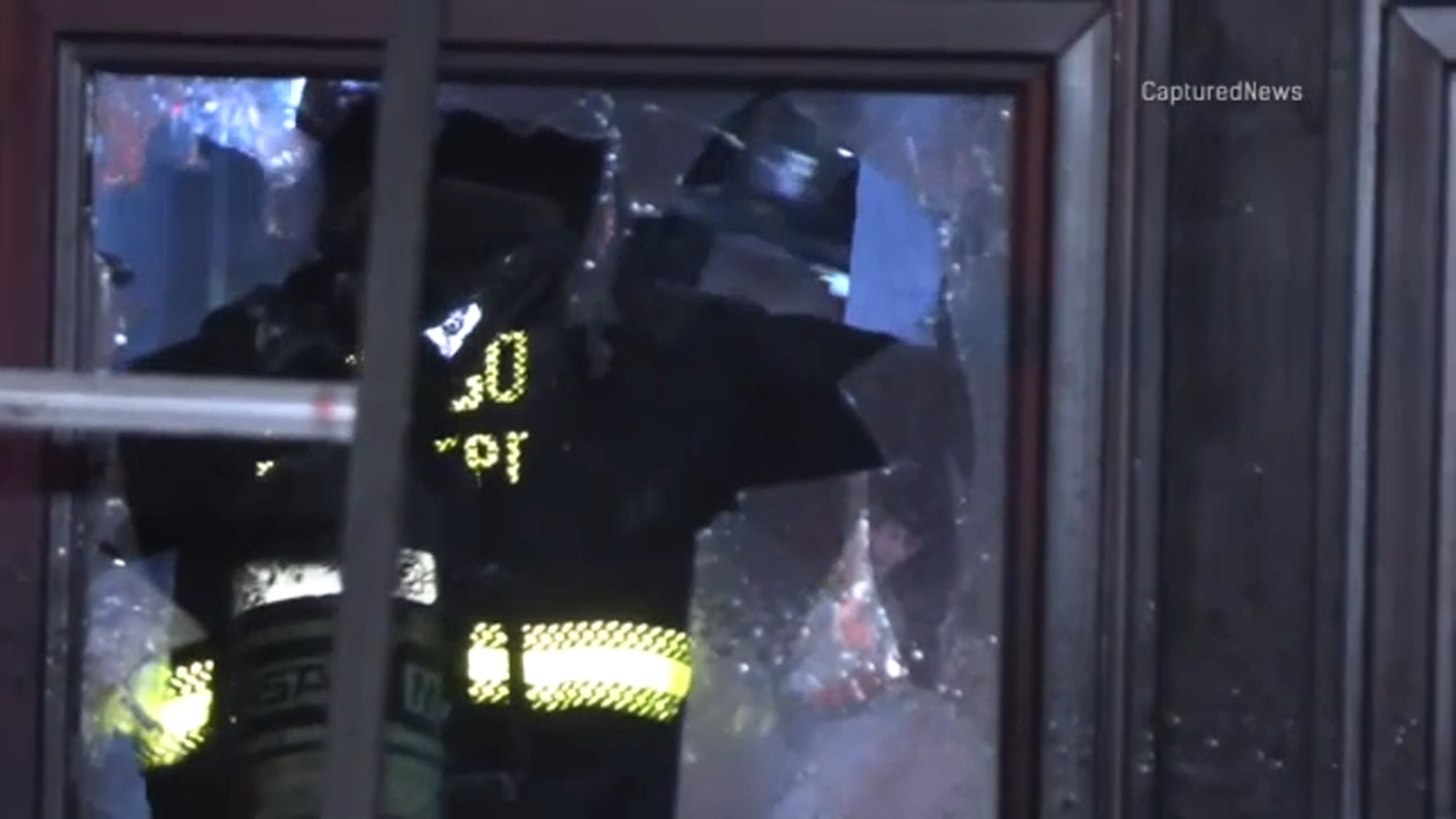 Chicago fire: CFD firefighter injured while battling West Cullom Avenue ...