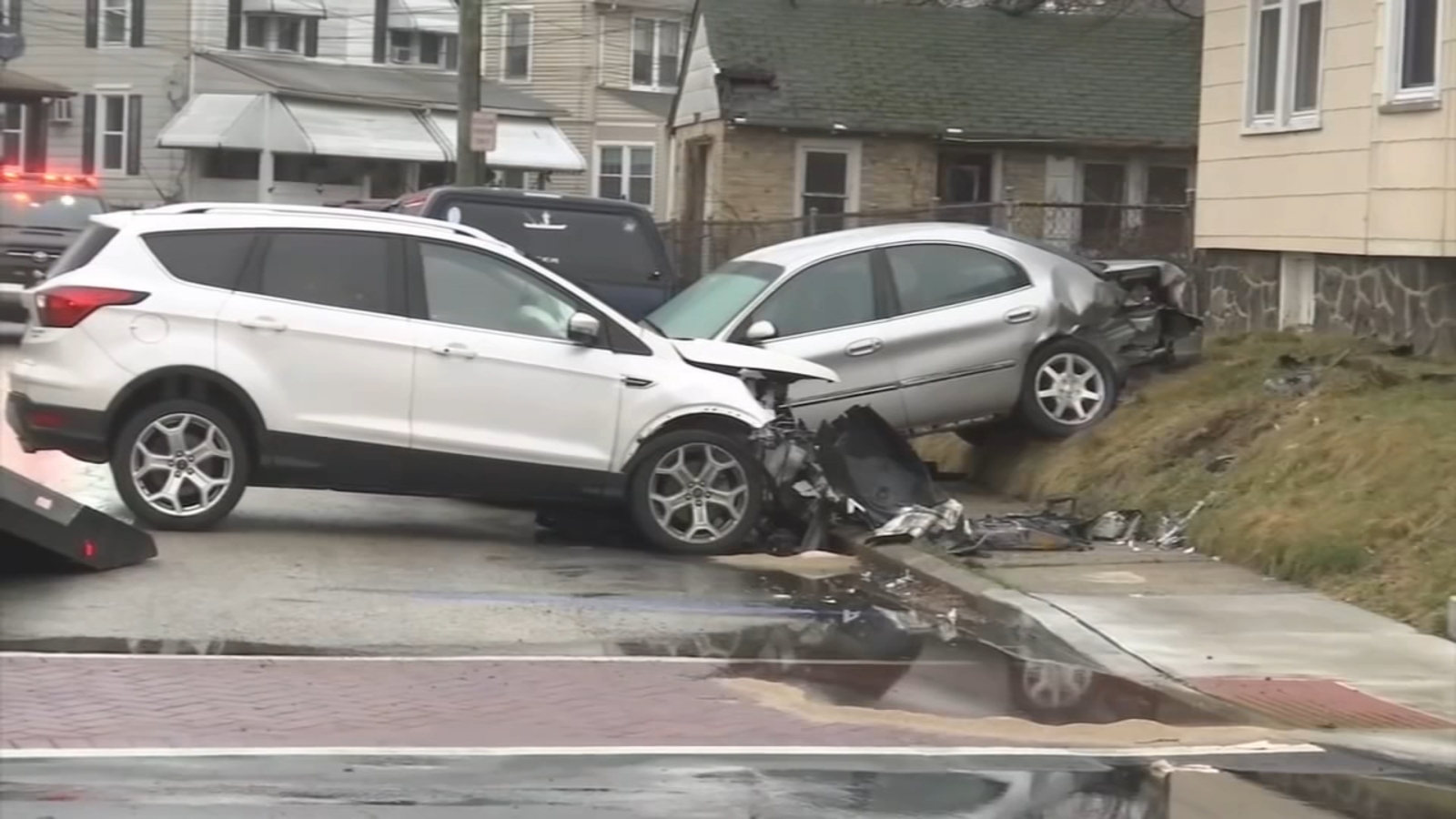 Delaware police chase ends with crash in Pennsylvania; multiple people ...