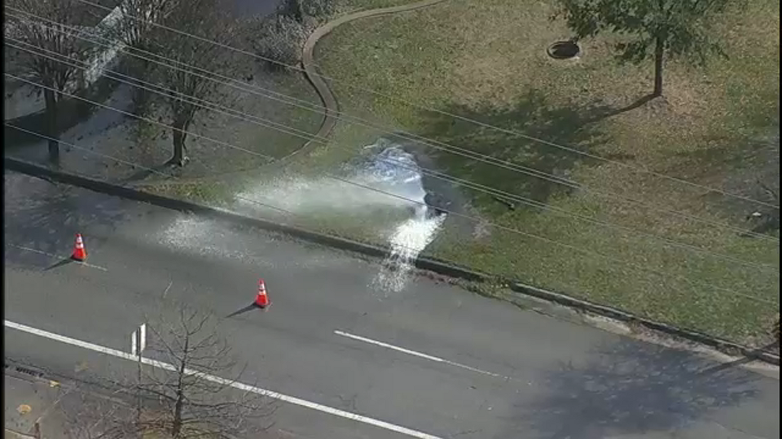 Water main break at Heights Boulevard and Katy Freeway, Houston Public ...