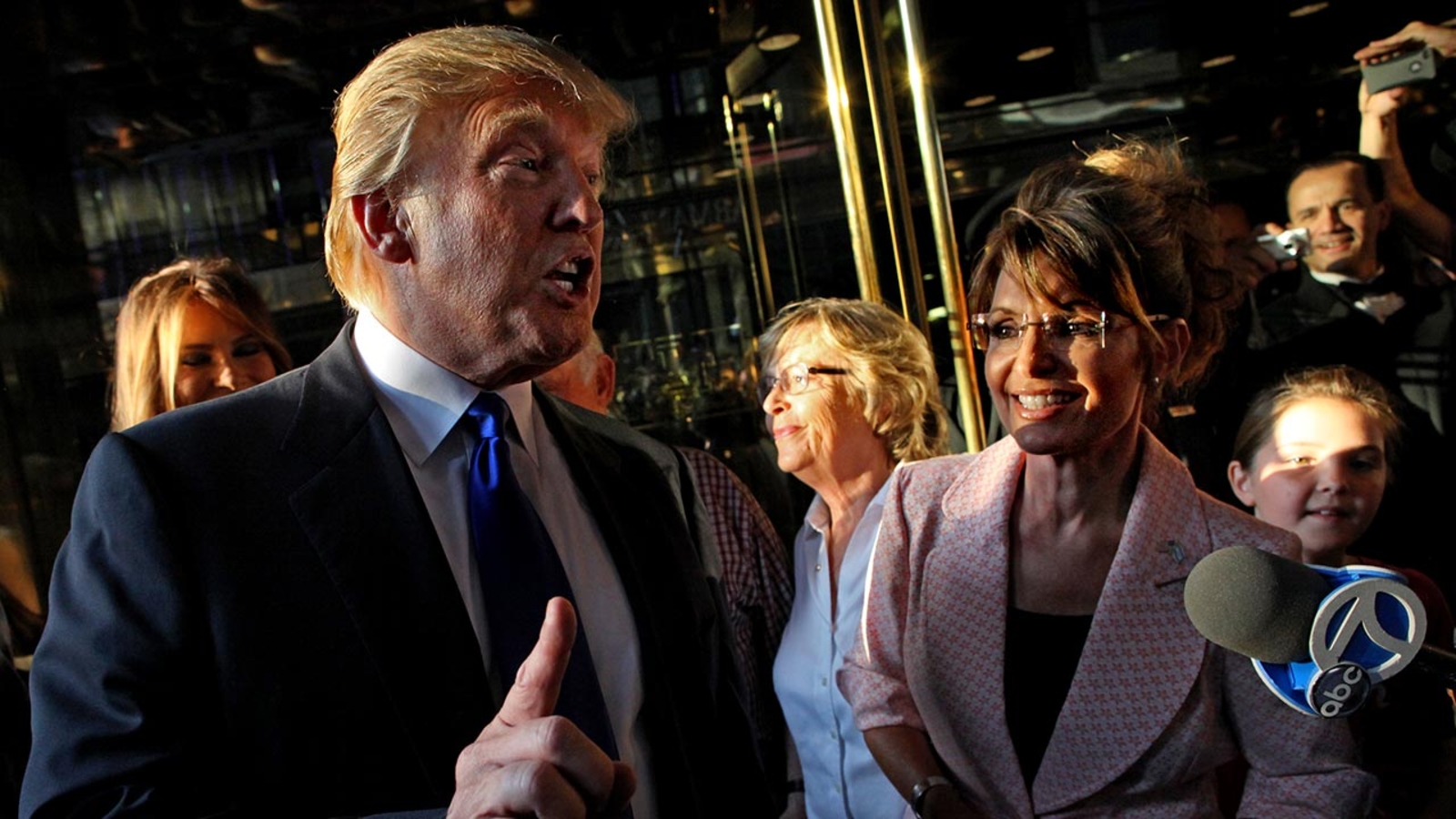 Trump receives key endorsement from Sarah Palin - ABC13 Houston