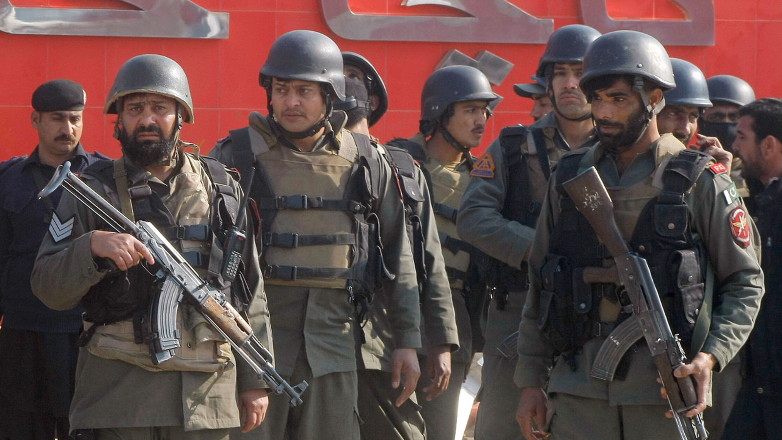 At least 20 dead in Pakistani university attack - ABC7 New York