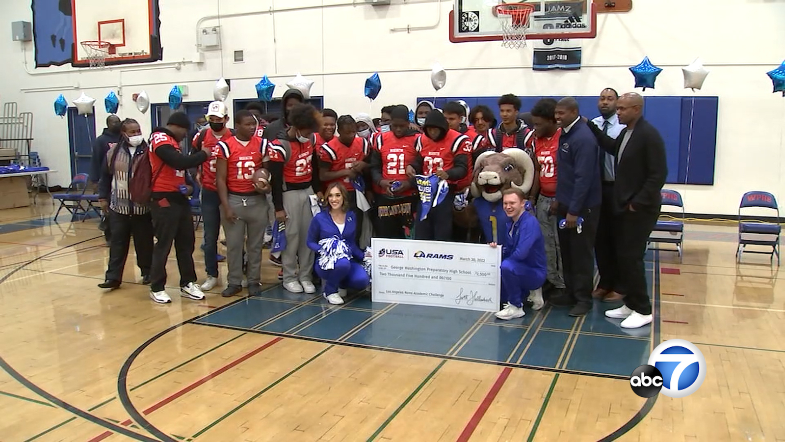 Los Angeles Rams awards equipment grants to high school football teams ...