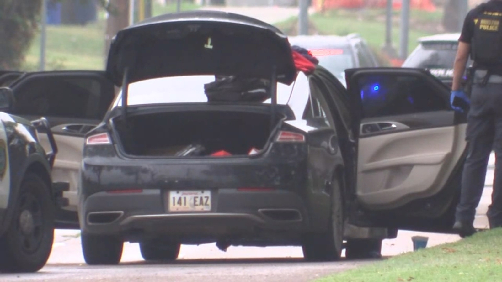 Car chase ends with 4 detained and 1 man hit in southwest Houston, HPD ...
