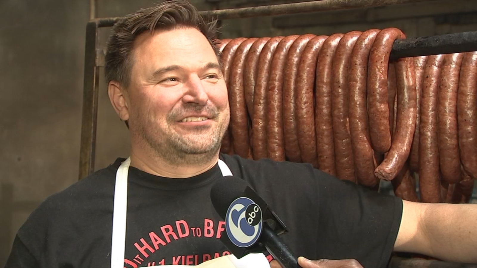 Philadelphians load up on polish sausage, pound cake for Easter meals ...