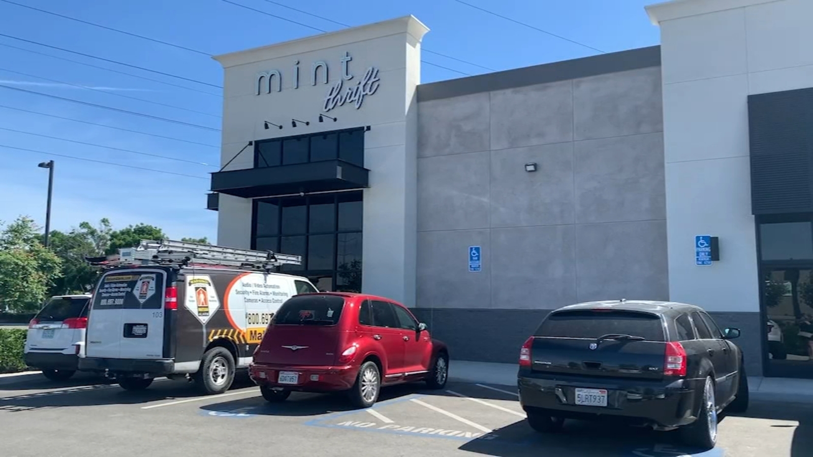 Boutique-style thrift store opens in northwest Fresno - ABC30 Fresno