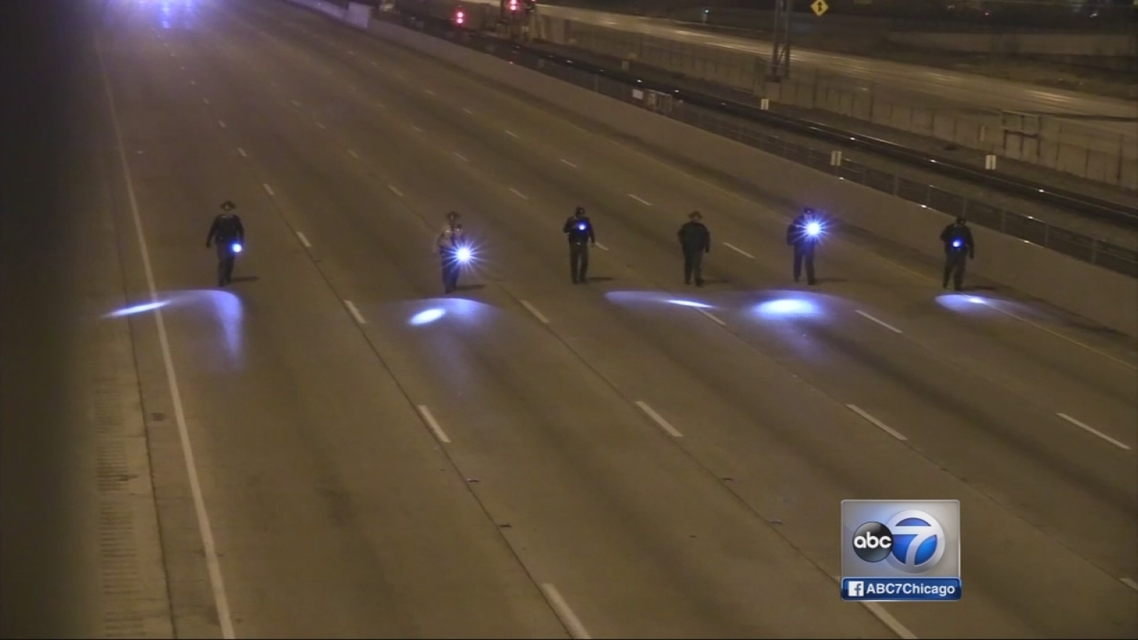 Woman Shot On Outbound Dan Ryan Expressway In Chatham Abc7 Chicago