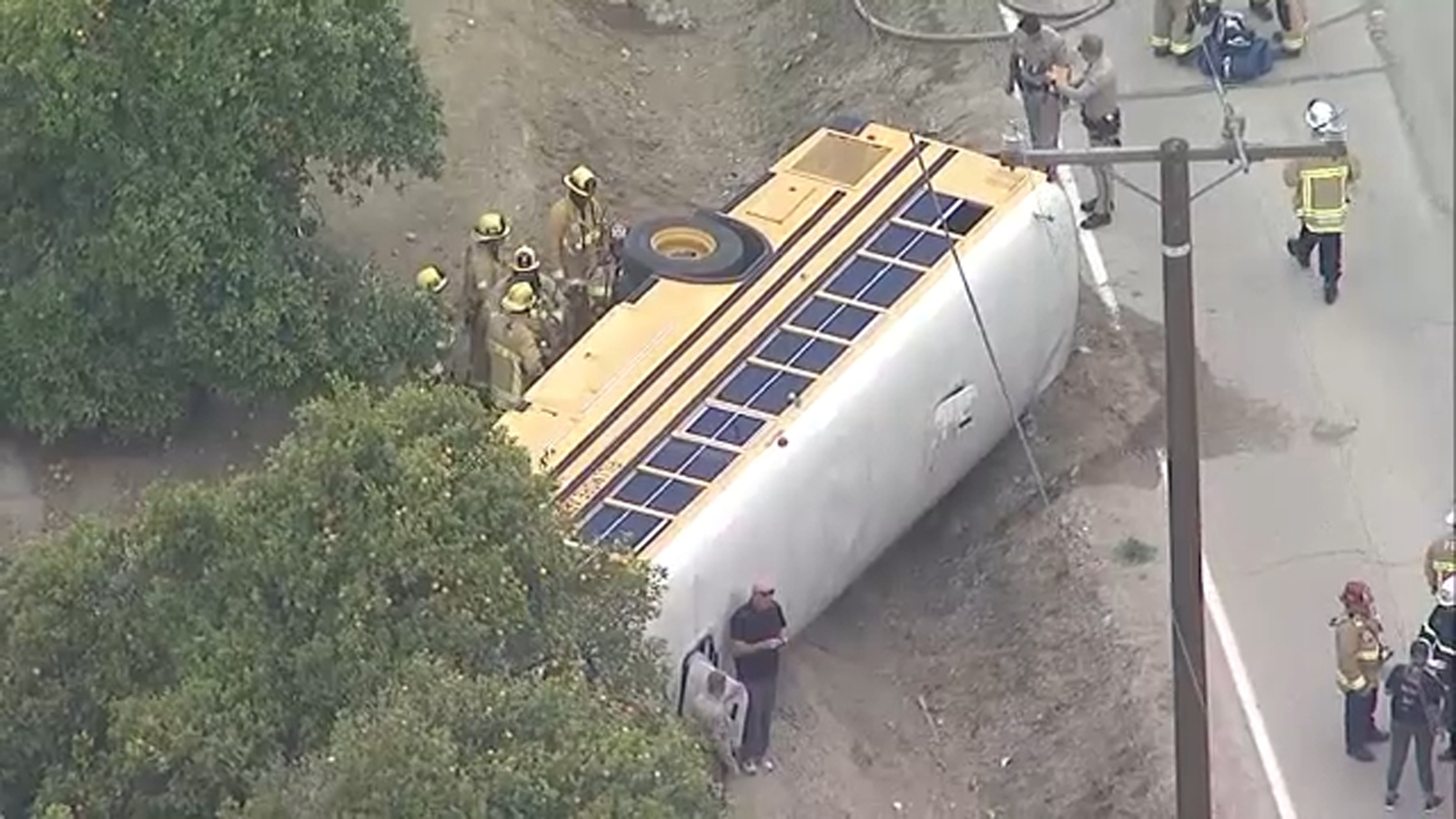 Ventura County: School bus in Santa Paula overturns with 11 people ...