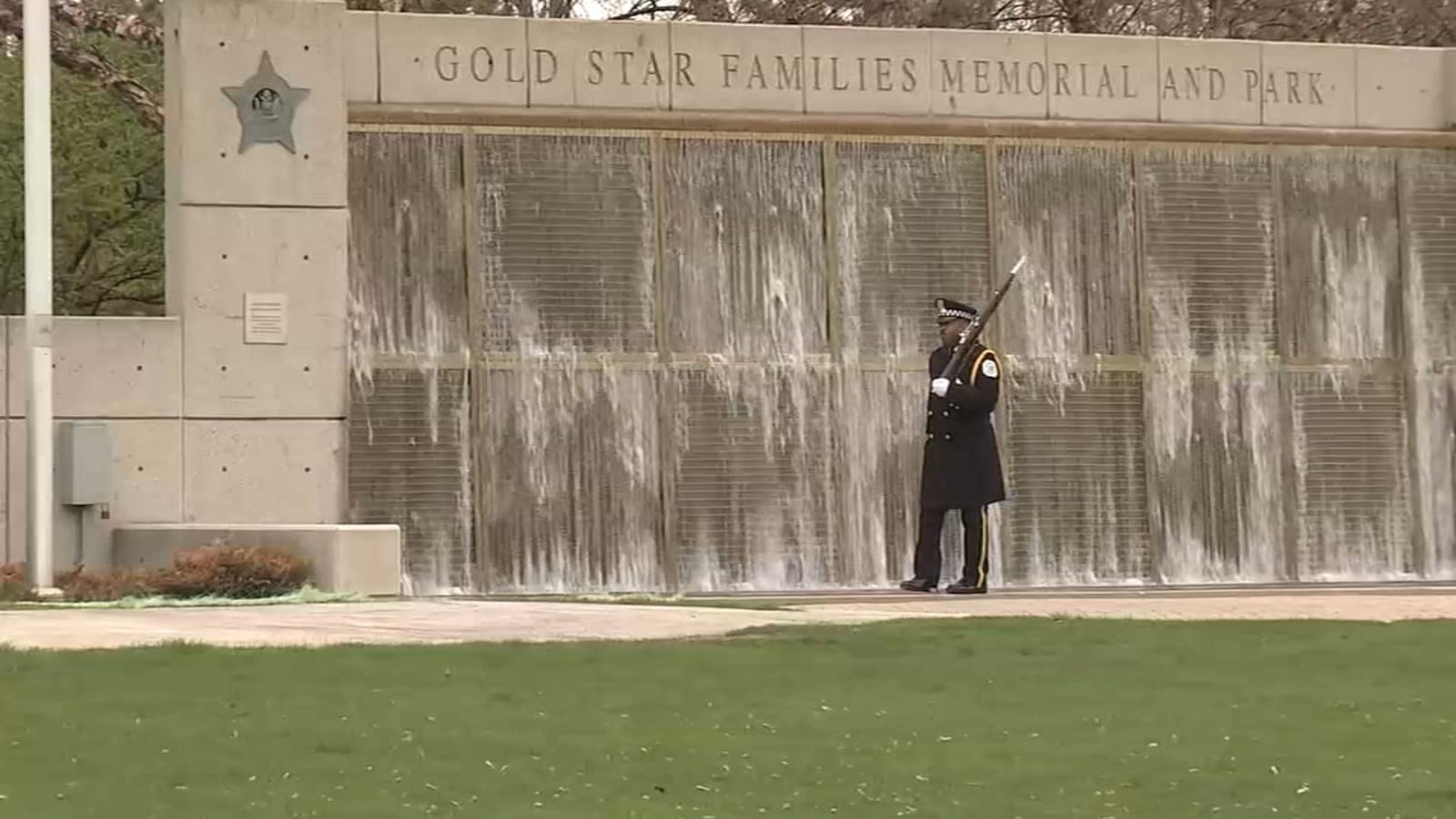 Chicago Police Department Honor Guard holds 24-hour vigil for fallen ...