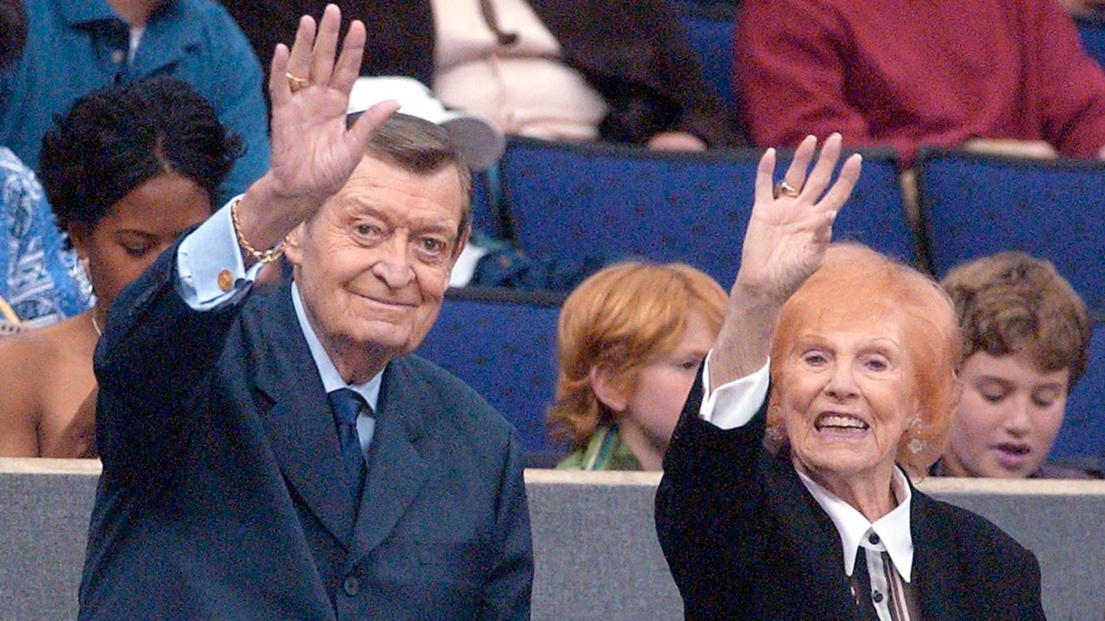 Marge Hearn, wife of Lakers announcer Chick Hearn, dies at 98 - ABC7 ...