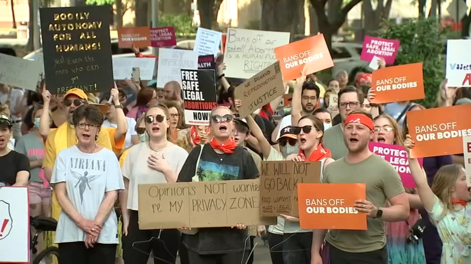 Abortion rights: Pro-choice protest held in downtown Houston after ...