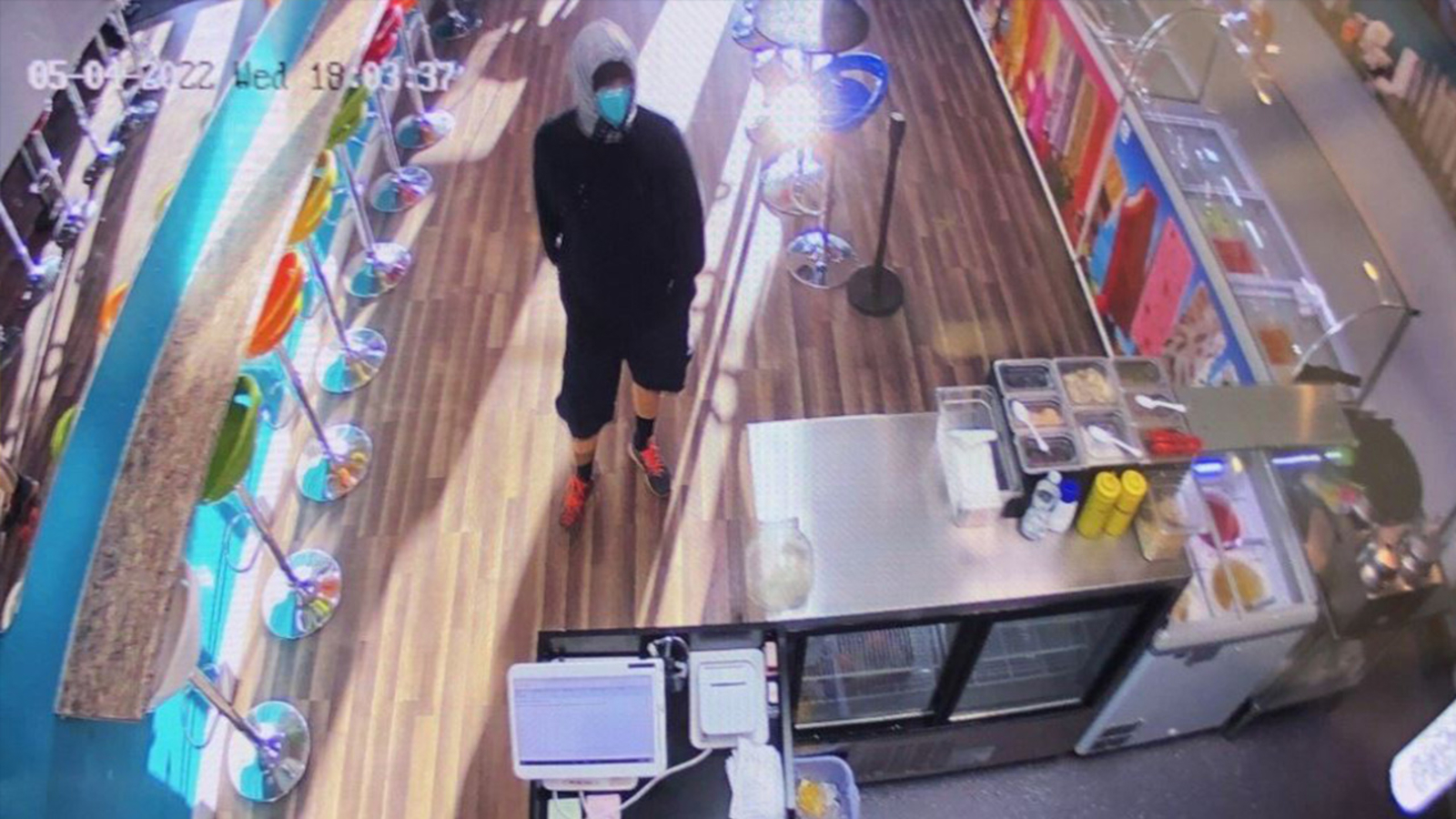 Police searching for armed suspect that robbed Merced ice cream shop ...