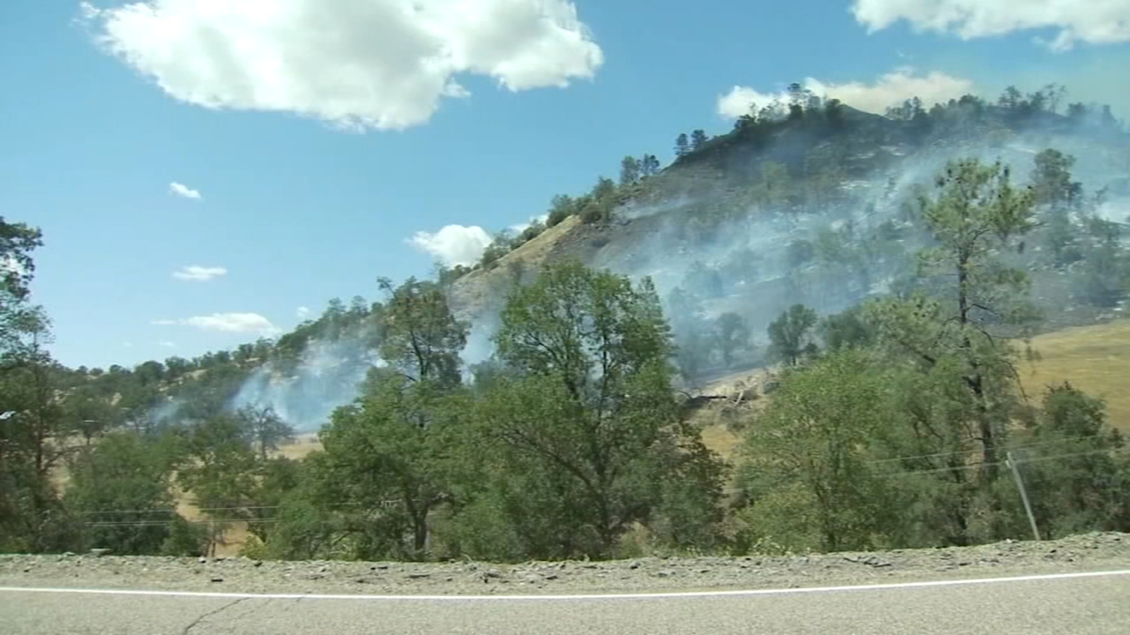 Wildfire in Fresno County now 75% contained, crews continue to battle ...