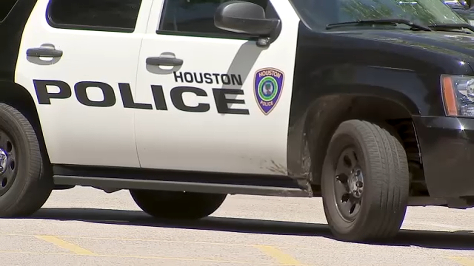 Houston crime: Northwest-side carjacking leads to HPD chase with 2 ...