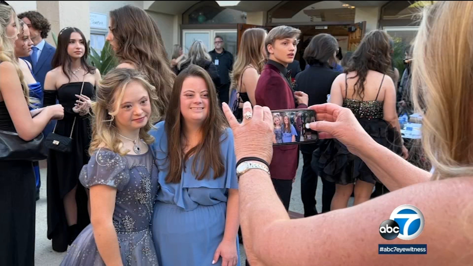 Young model, actress, influencer hosts prom to help spread awareness ...