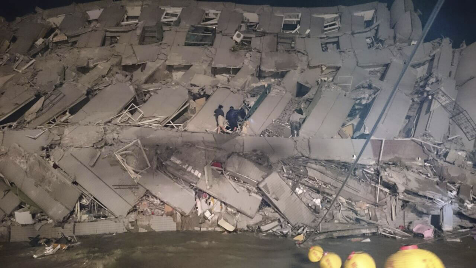 Building collapses in 6.4 quake in Taiwan; 160 pulled alive, many ...