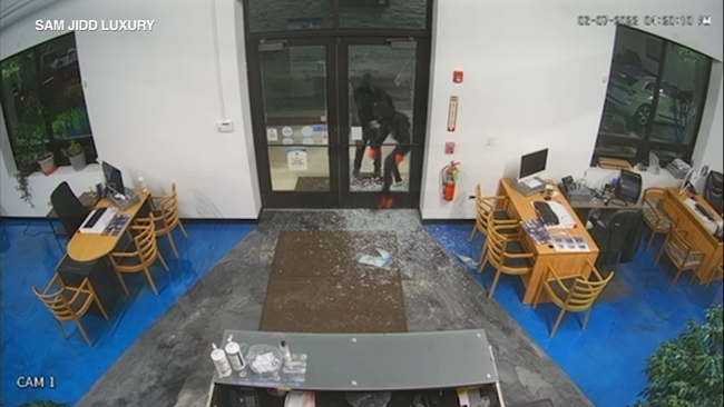 Des Plaines break-in at Sam Jidd Luxury car dealership on Mt. Prospect ...