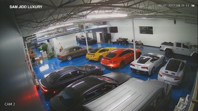 Des Plaines break-in at Sam Jidd Luxury car dealership on Mt. Prospect ...