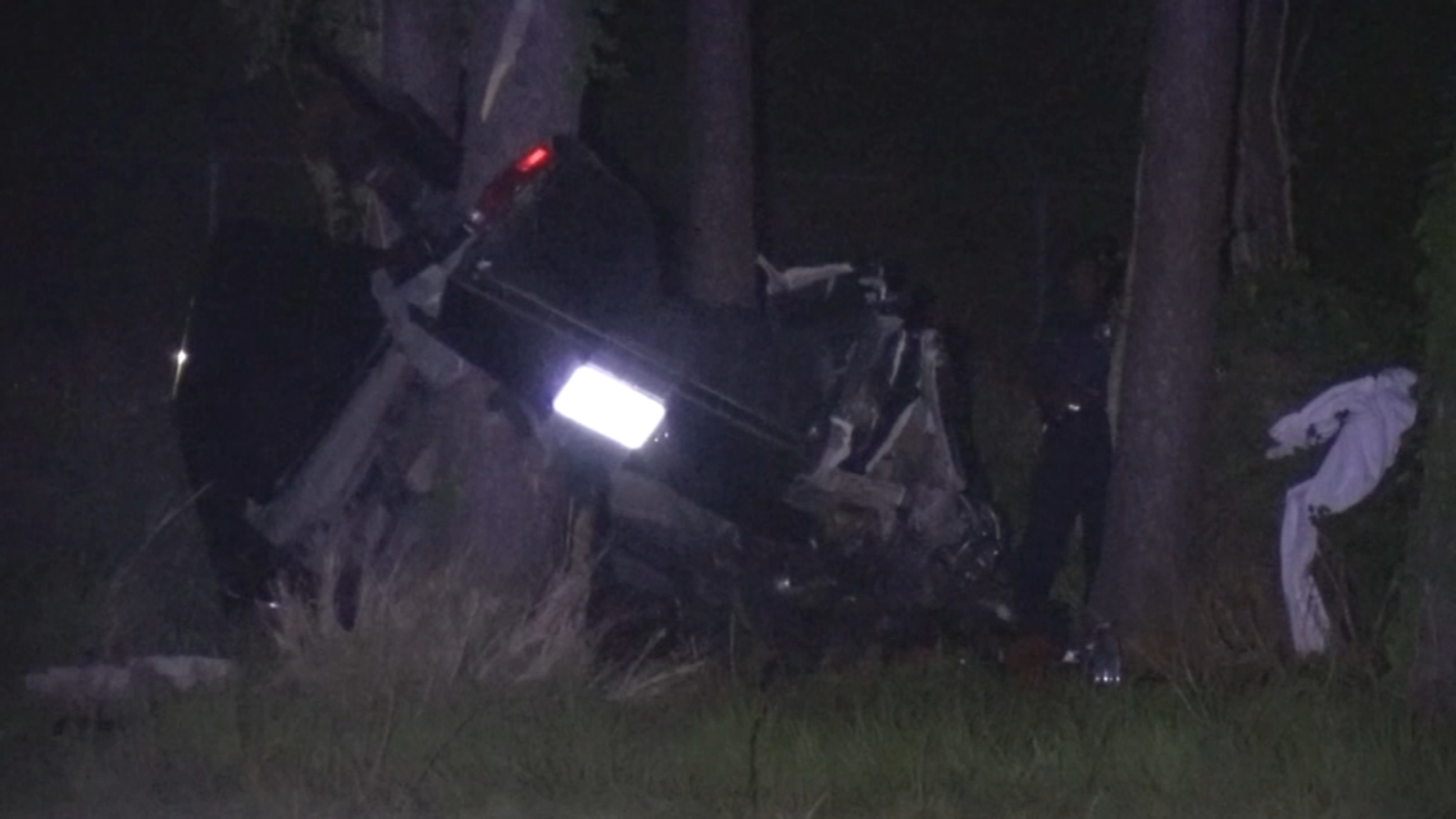 Fatal crash: Man and woman dead after crashing into tree during street ...
