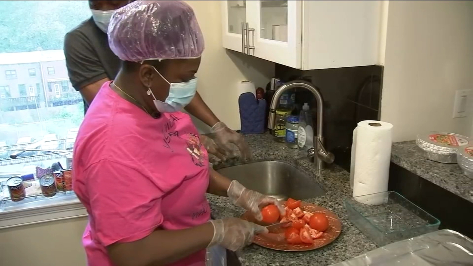 Woman overcomes homelessness to give back to her Bronx community ...