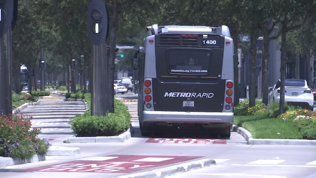 METRO's Silver Line bus lanes in Houston's Galleria area not meeting ...