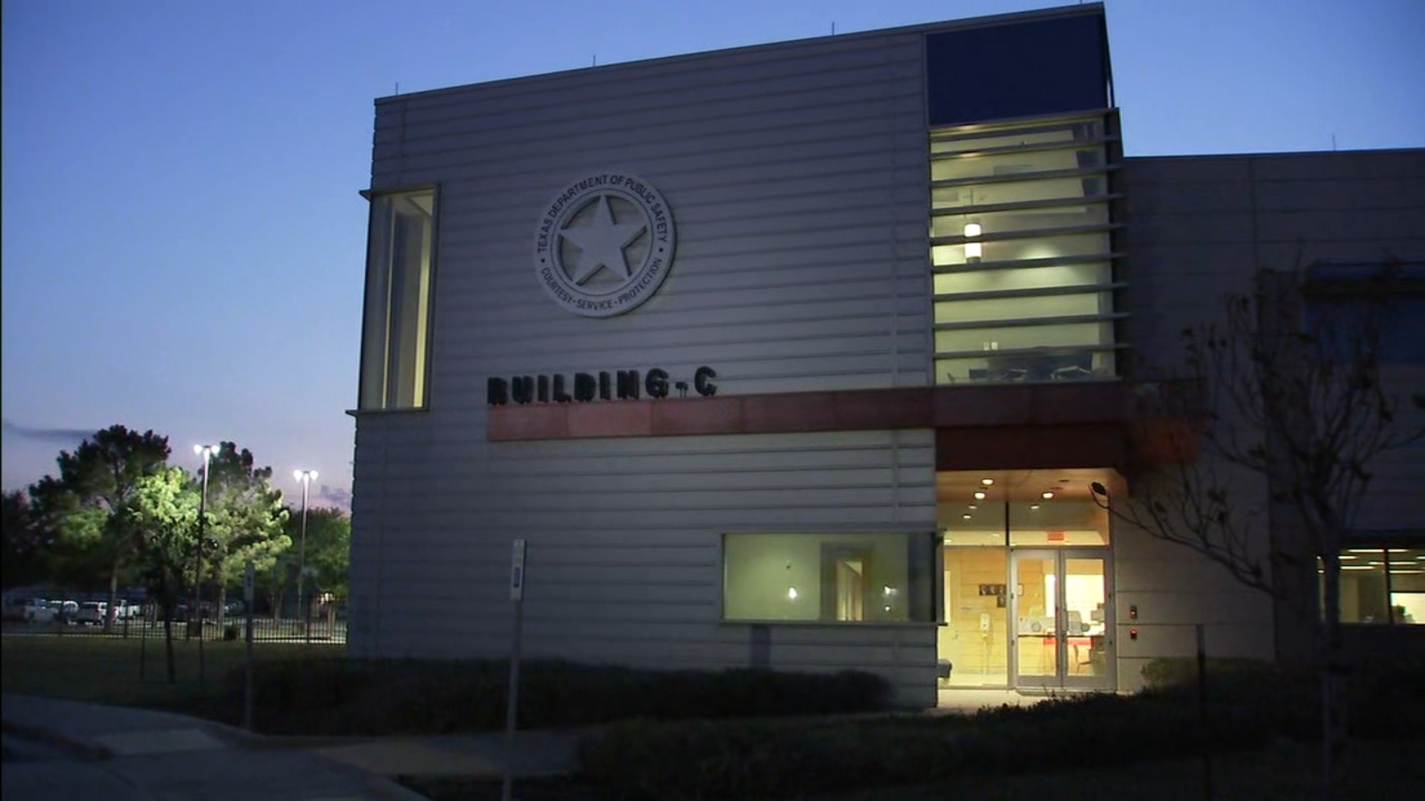 Texas fentanyl crisis: Gov. Greg Abbott to tour DPS crime lab in Jersey ...