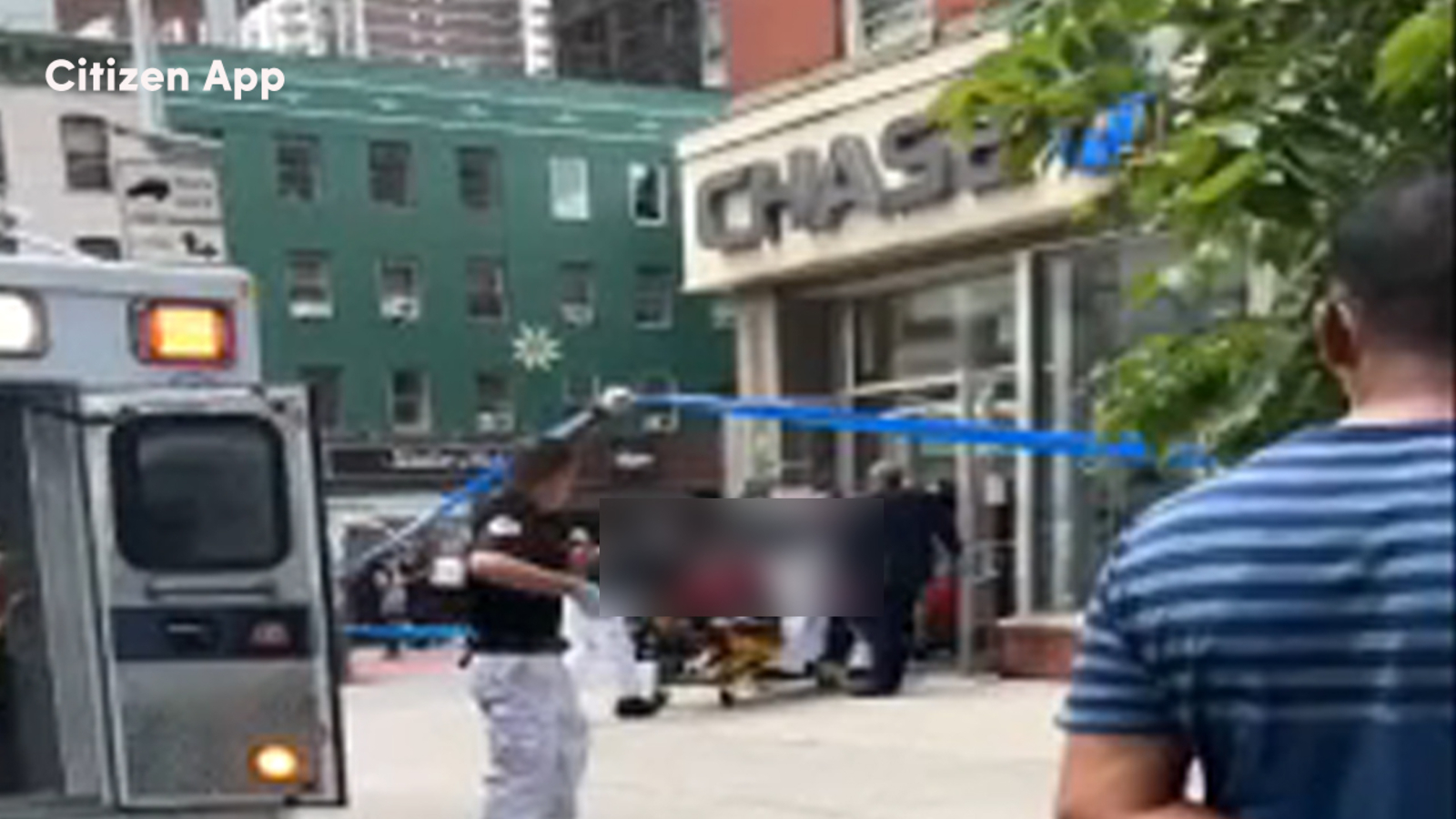 Security guard stabbed inside Chase Bank on Upper East Side of ...