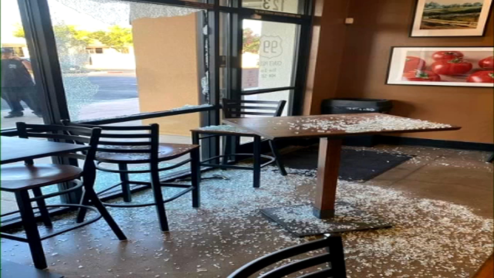 Brazen thief breaks into new north Fresno pizza parlor - ABC30 Fresno