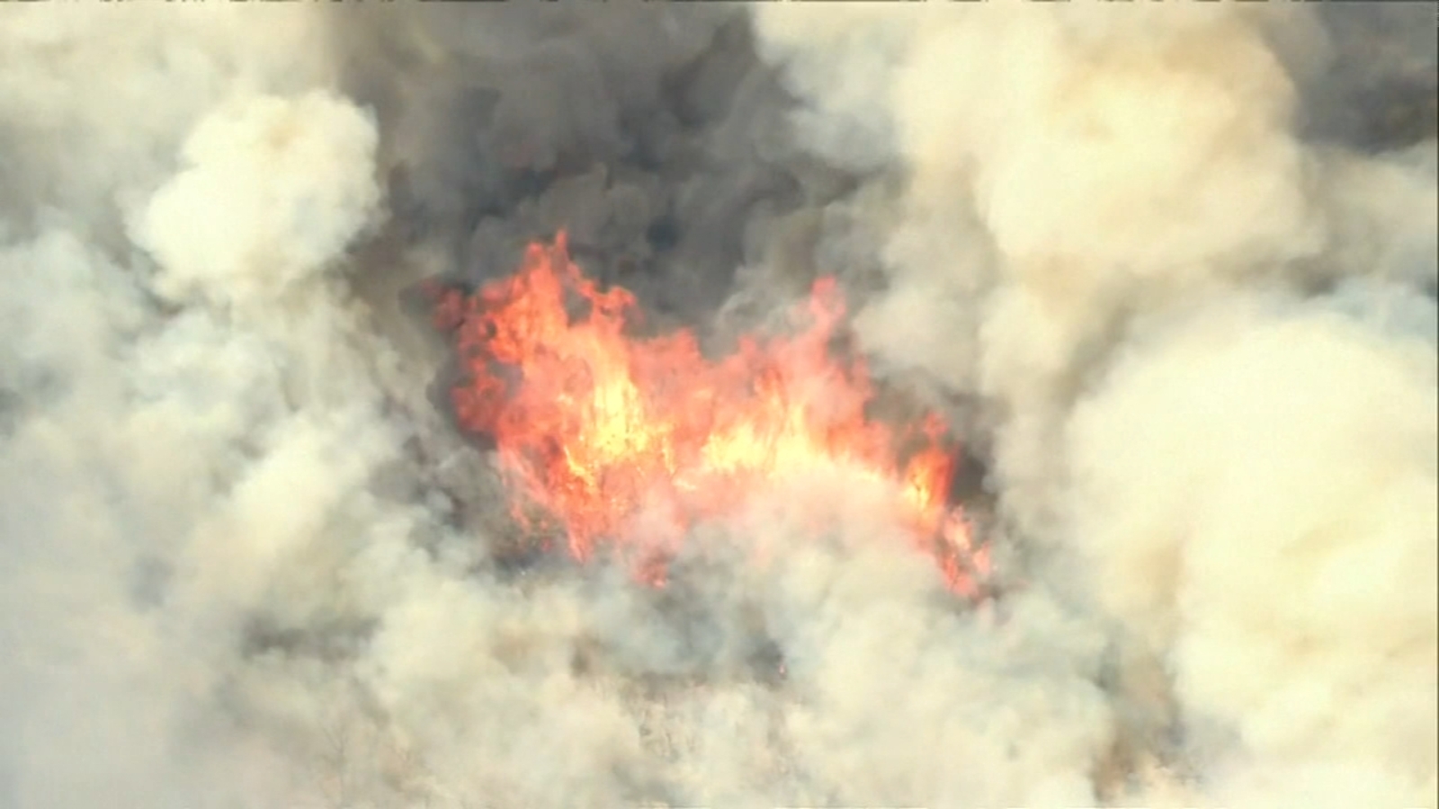 Texas wildfires spread, 99% of the state is experiencing some level of ...